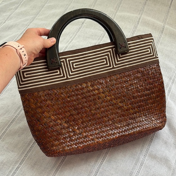 St. John's Bay | Bags | St Johns Bay Brown Woven Handbag With Wooden ...